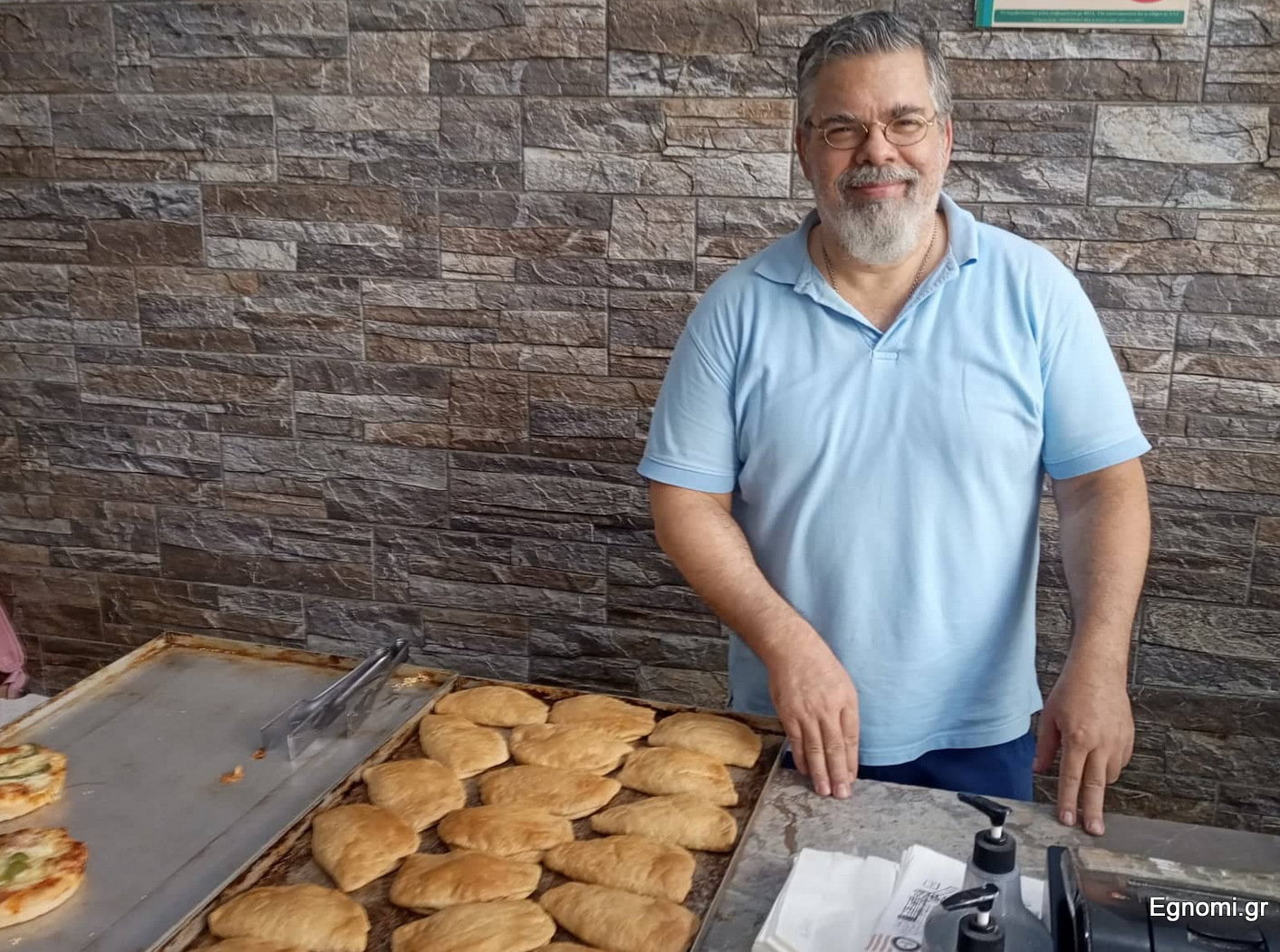 ΤΥΡΟΠΙΤΕΣ ΛΟΥΚΑΣ: Την επιτυχημένη συνταγή, δεν την αλλάζεις ...